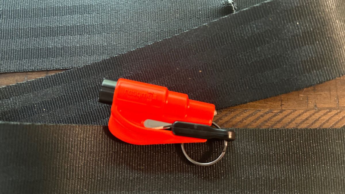Best Car Escape Tool for Cutting Seatbelts | TruePrepper