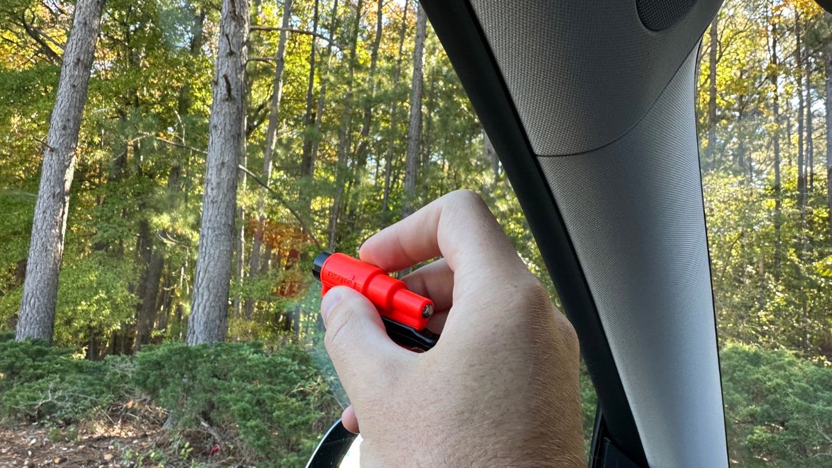 Best Window Breaker for Vehicle Glass and Survival | TruePrepper