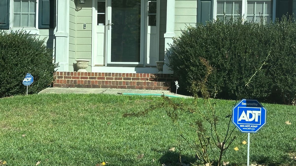 Best Security Signs for Home Intruder Deterrence | TruePrepper