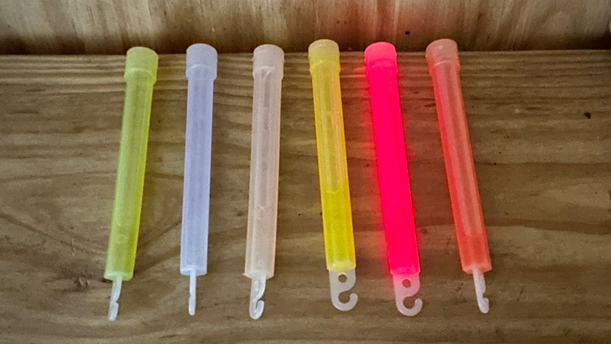 Best Emergency Glow Sticks Tested | TruePrepper